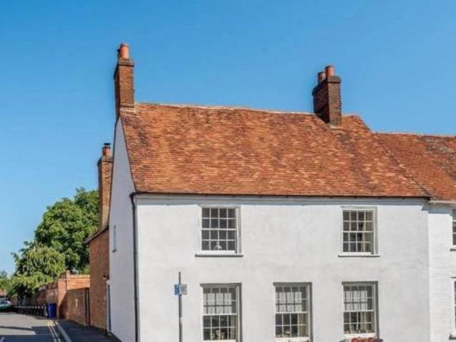 3 bedroom house for sale in High Street Odiham Hampshire RG29 RG29