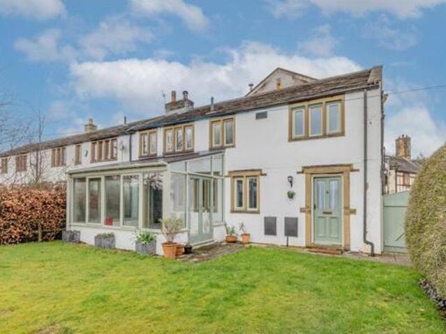 3 Bedroom House For Sale In Huddersfield, West Yorkshire