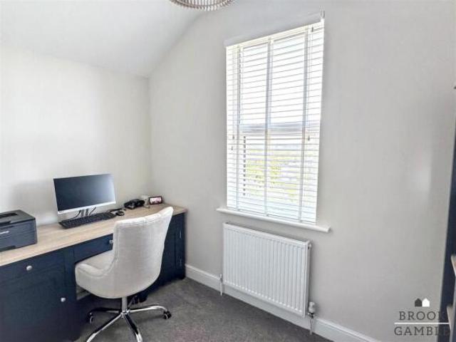 3 bedroom house for sale in Hurst Road, Eastbourne, BN21