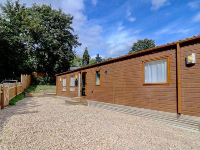 3 Bedroom House For Sale In Loudwater, High Wycombe