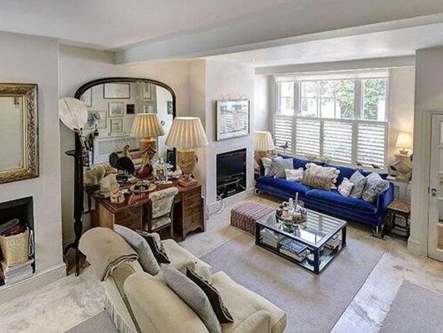 3 Bedroom House For Sale In London, Uk