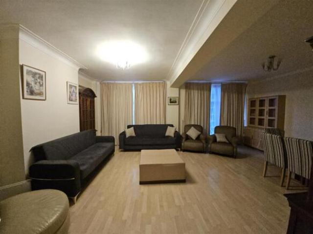 3 bedroom house for sale in London, W1H