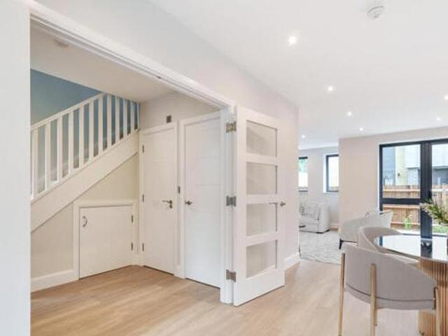 3 Bedroom House For Sale In London