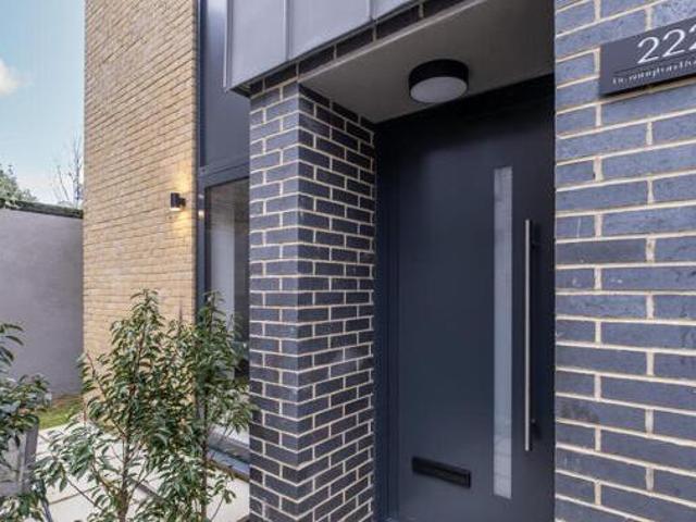 3 Bedroom House For Sale In London