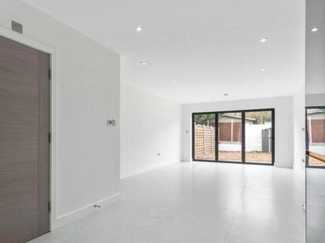 3 Bedroom House For Sale In London