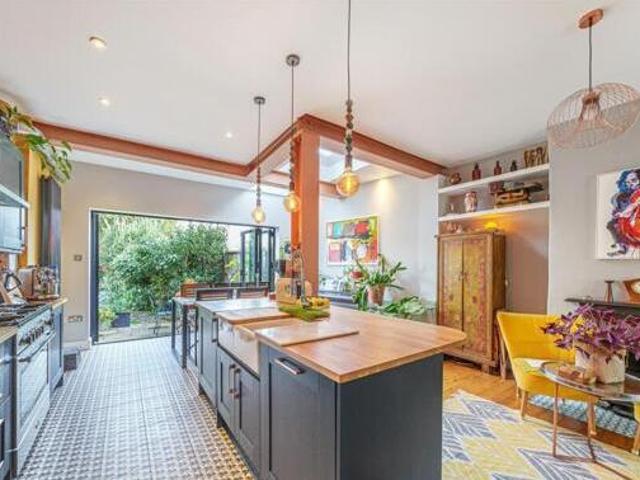3 Bedroom House For Sale In London