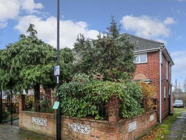 3 Bedroom House For Sale In London