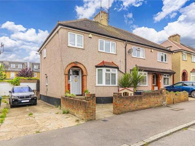 3 bedroom house for sale in Muriel Avenue, Watford, Hertfordshire, WD18