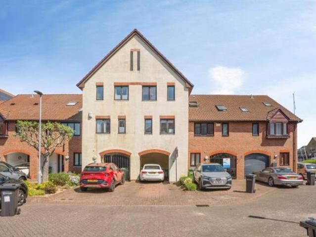 3 bedroom house for sale in Newlyn Way, PORTSMOUTH, Hampshire, PO6