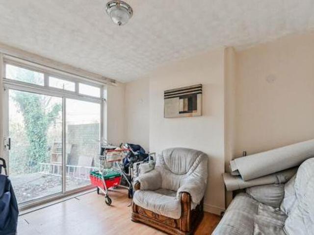 3 Bedroom House For Sale In Stratford, London
