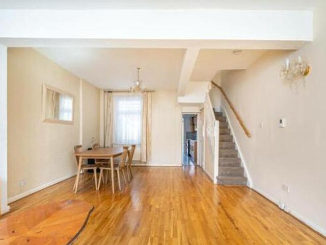 3 Bedroom House For Sale In Stratford, London