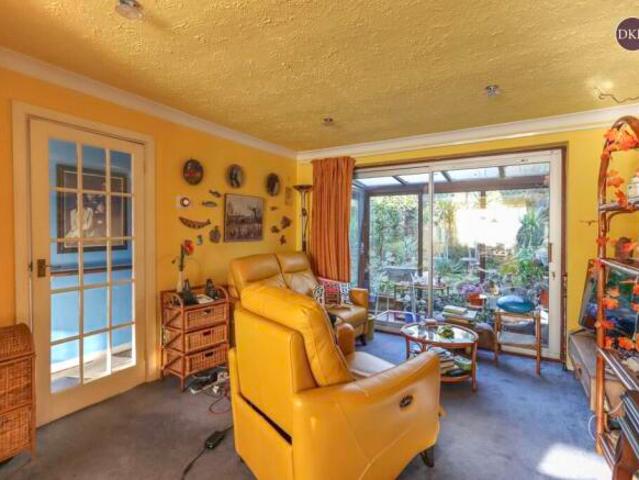 3 bedroom house for sale in Sycamore Road, Croxley Green, WD3