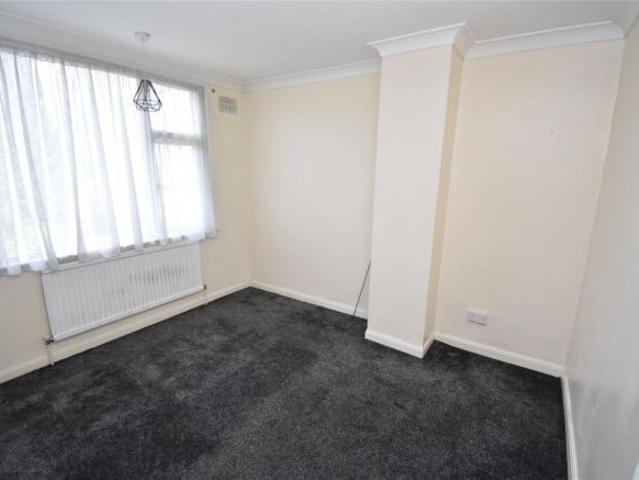 3 bedroom house for sale in Poynters Road, Luton, Bedfordshire, LU4