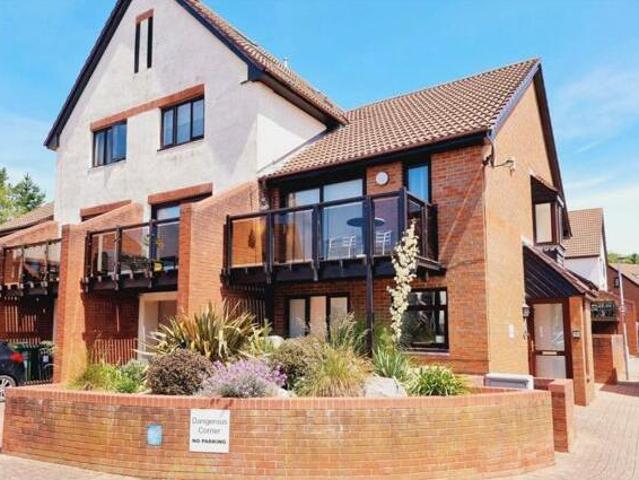 3 Bedroom House For Sale In Port Solent, Portsmouth