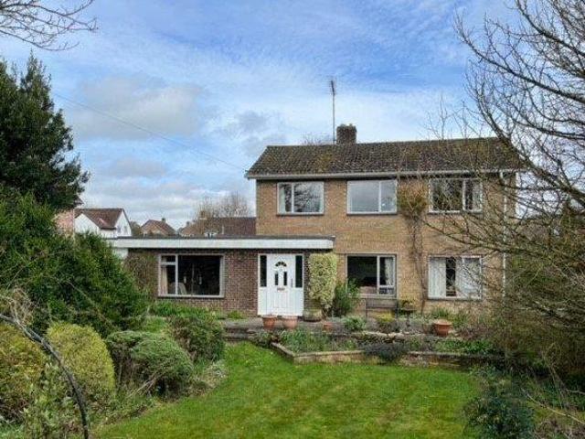 3 Bedroom House For Sale In Pitton