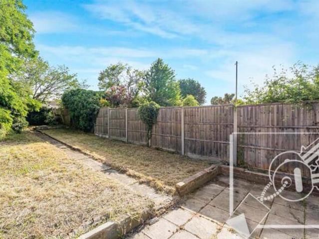 3 bedroom house for sale in Rochester Road, Gravesend, DA12