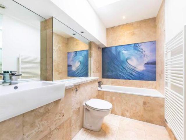 3 bedroom house for sale in Redfield Lane, SW5
