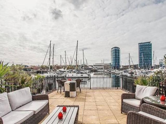 3 bedroom house for sale in Redshank Road St Mary s Island Chatham Maritime ME4