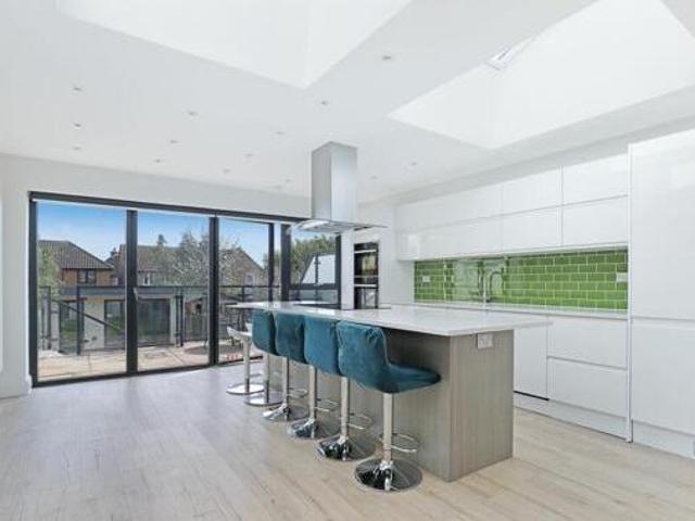 3 Bedroom House For Sale In Woodford Green