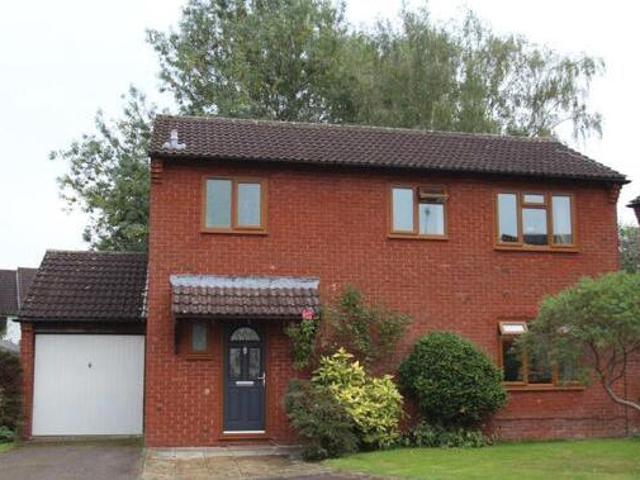 3 Bedroom House For Sale In Wanborough