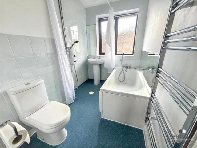 3 bedroom house for sale in The Vineries, Eastbourne, BN23