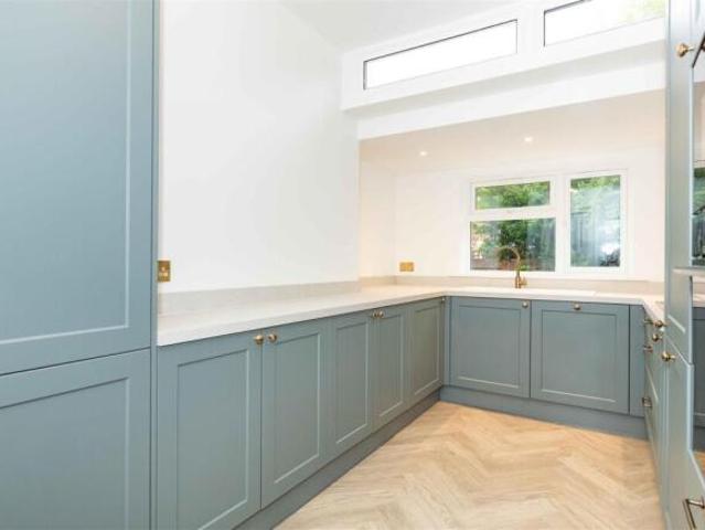 3 bedroom house for sale in Treveor Close, Worthing, BN11