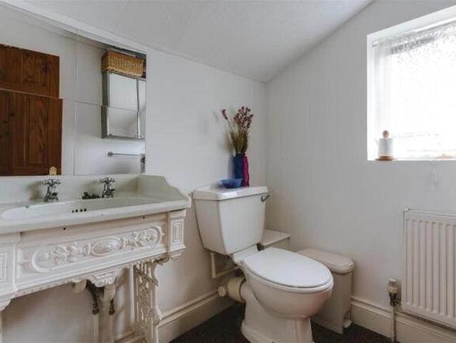 3 bedroom house for sale in Valentine Road, Hackney, E9