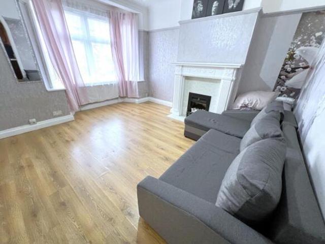 3 bedroom house for sale in Varley Road, Canning Town, E16