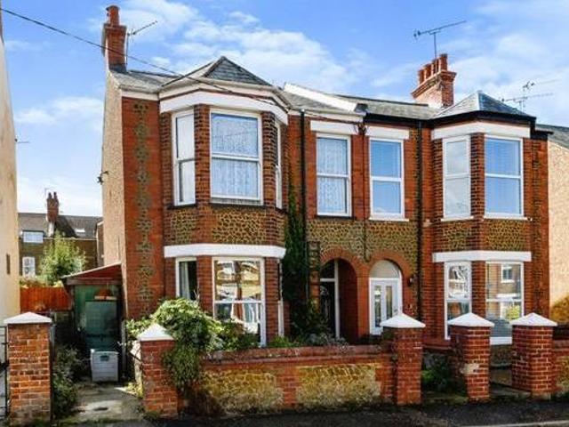 3 bedroom house for sale in York Avenue Hunstanton PE36