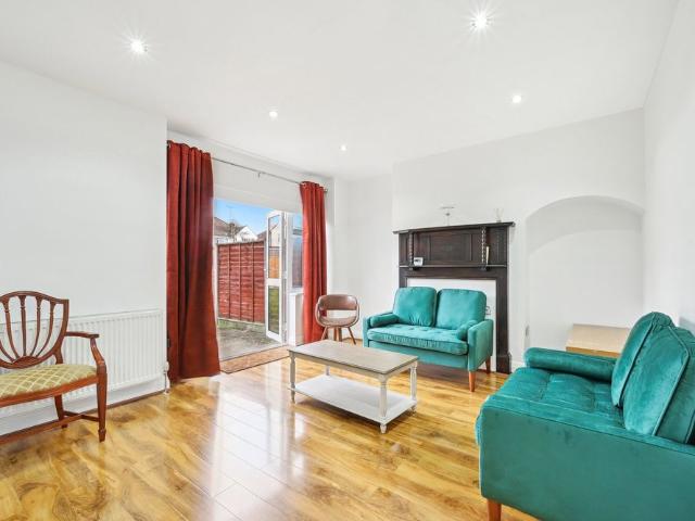 3 bedroom house for SHARERS HMO licence Court Way, London W3 0PZ