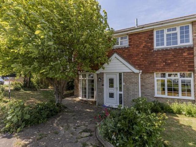 3 Bedroom House Faversham Kent 100917628