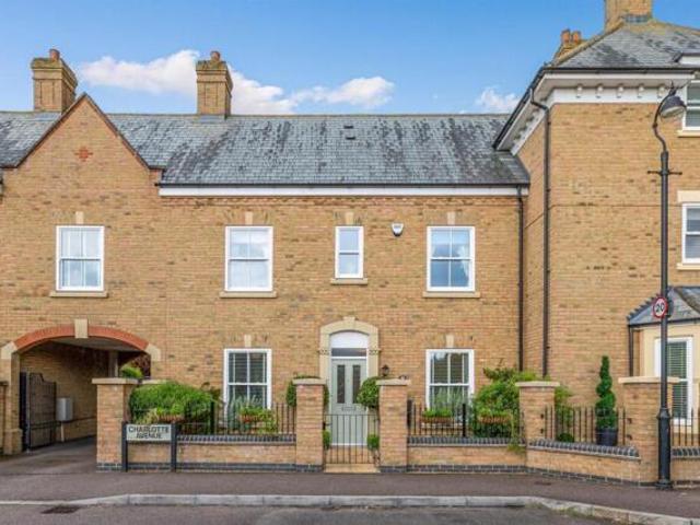 3 Bedroom House Fairfield Derbyshire 98119155