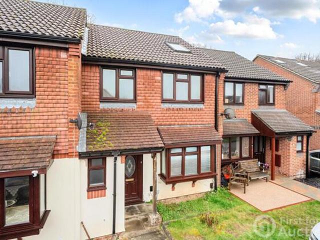 3 Bedroom House Fareham Hampshire 101351953