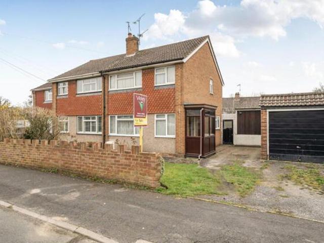 3 Bedroom House Farnborough Hampshire LS100824834