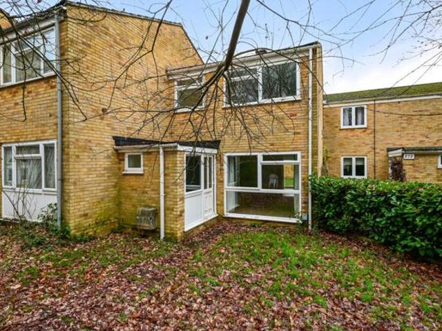 3 Bedroom House Farnborough Hampshire LS99773918