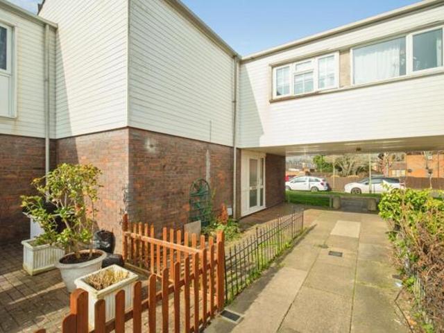 3 Bedroom House Farnborough Hampshire 100987825