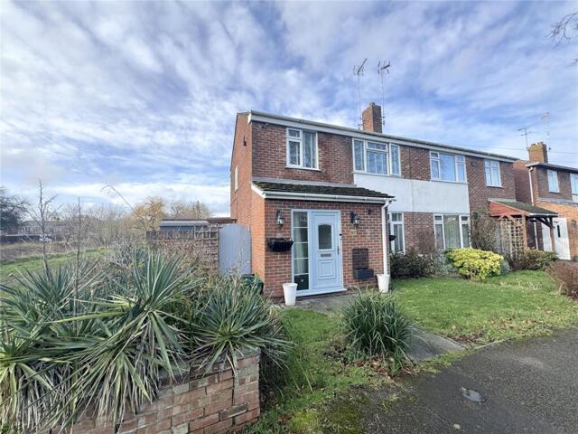 3 Bedroom House Farnborough Hampshire 101278057