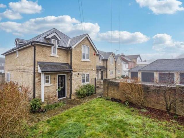 3 Bedroom House Farnham Common Slough 98864377