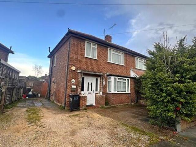 3 Bedroom House Feltham Greater London 101168403
