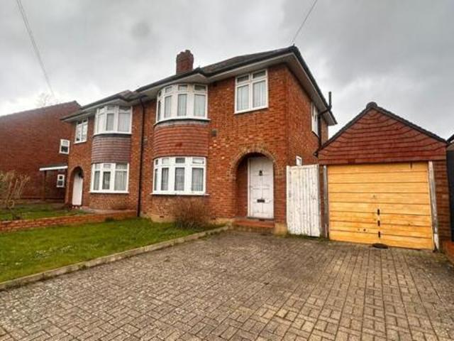 3 Bedroom House Feltham Greater London LS100917562