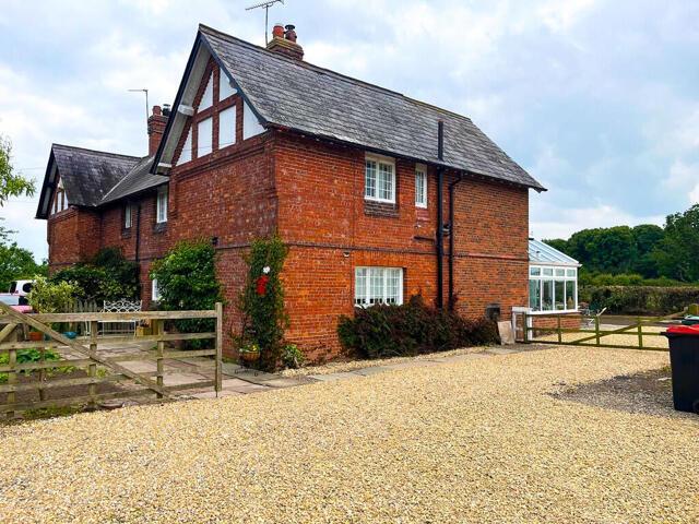 3 Bedroom House Flintshire Flintshire LS100988143