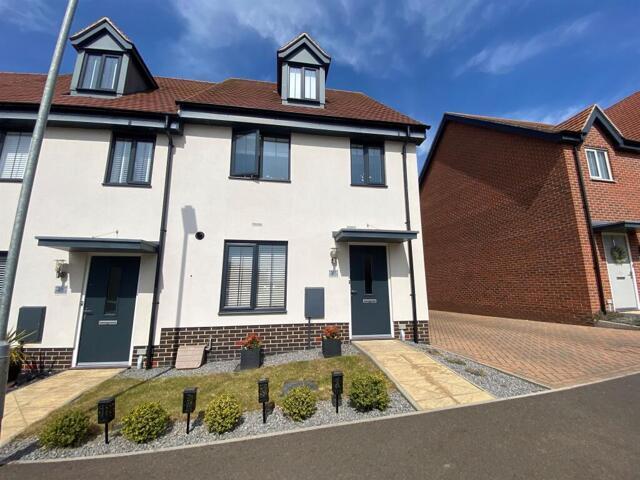 3 Bedroom House Framlingham Suffolk LS99290249