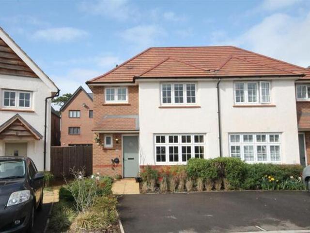 3 Bedroom House Frenchay South Gloucestershire LS99986568