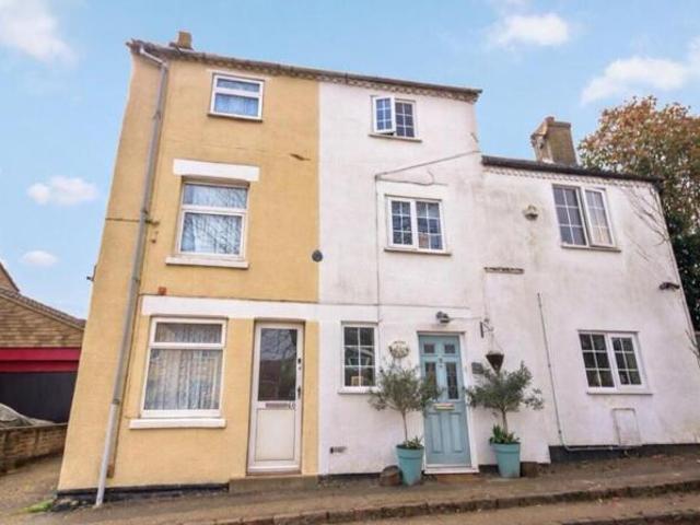 3 Bedroom House Kettering Northamptonshire LS100684838
