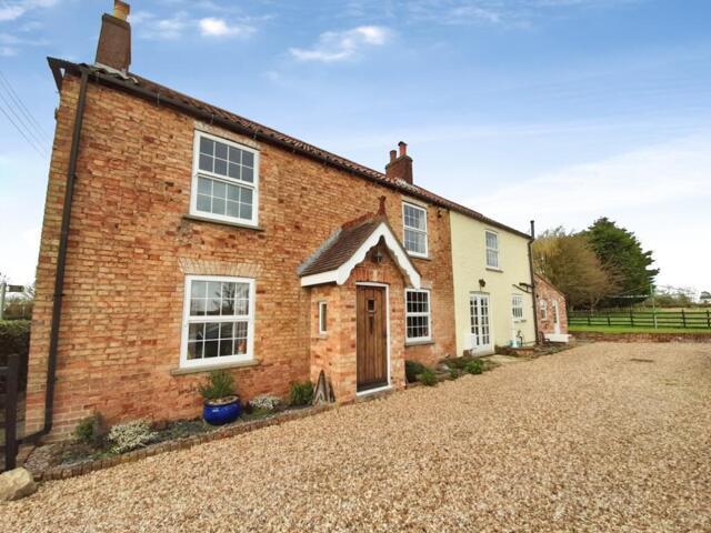 3 Bedroom House Kexby Kexby 100426720