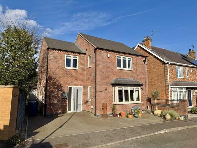 3 Bedroom House Keyworth Keyworth LS100540683