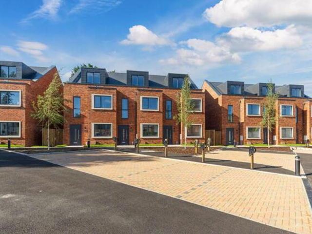3 Bedroom House Kent Kent LS100366355
