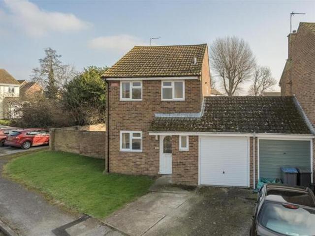 3 Bedroom House Kent Kent LS100648696