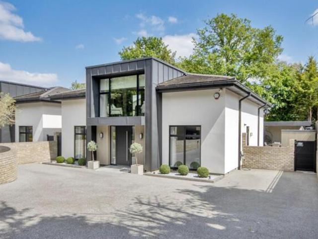 3 Bedroom House Kent Kent LS98969103
