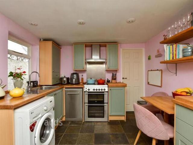 3 Bedroom House Kent Kent LS99237333